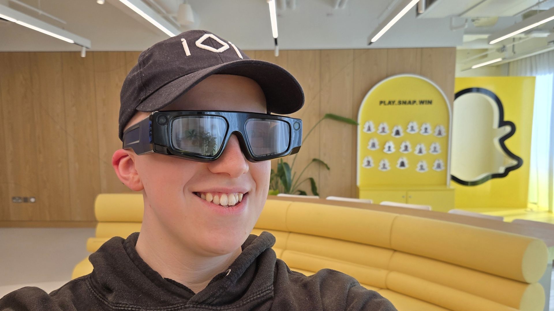 I tried Snap’s new AR glasses features, and I wish I could use them ...