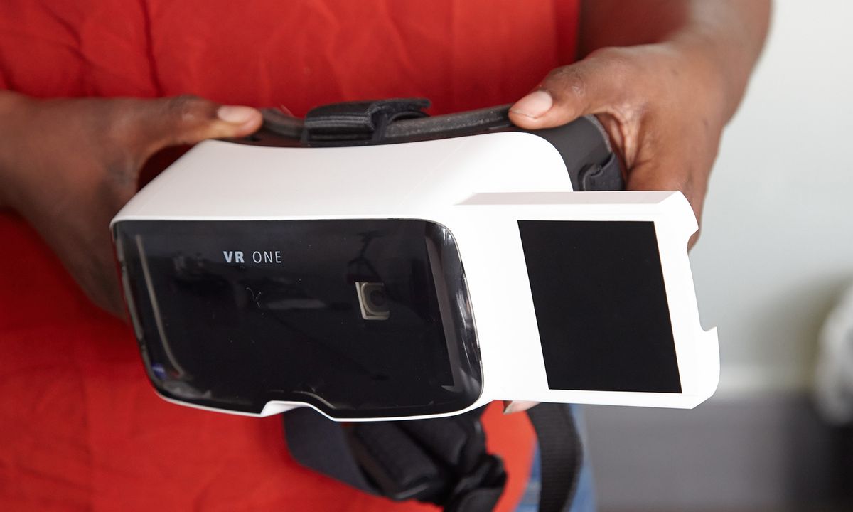 Zeiss One VR Review: High Quality Lenses Magnify Flaws in VR | Tom's Guide