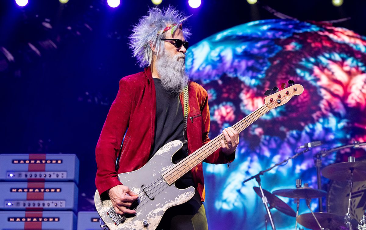 “Billy Gibbons pulls out this big-ass yellow 17-string bass and he’s ...