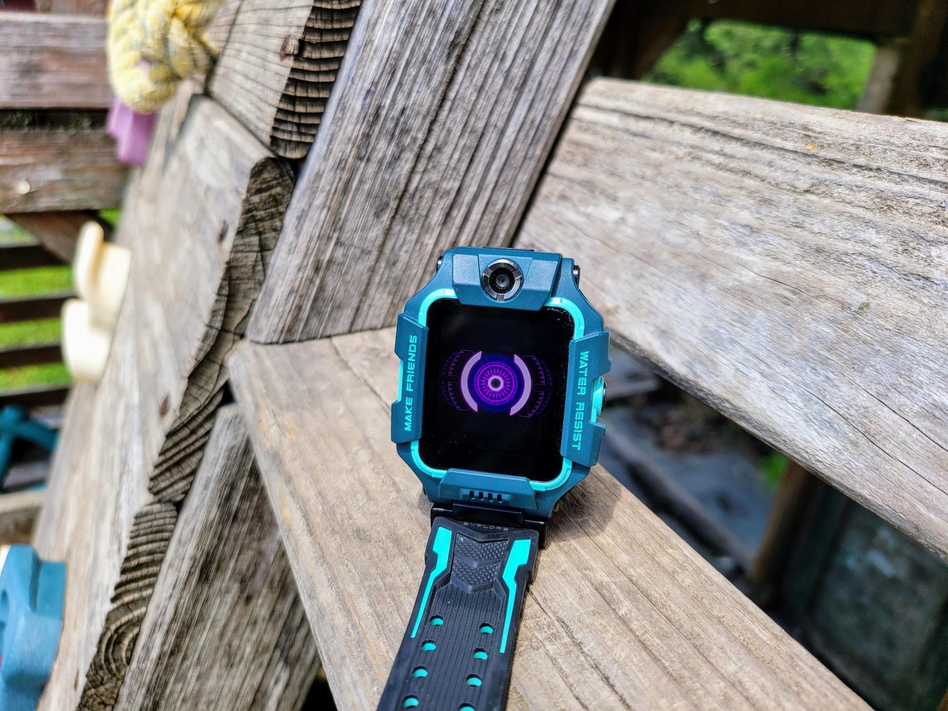 imoo Watch Phone Z6 review: Unique features with an inconsistent ...