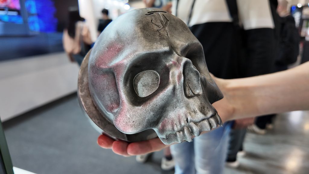 Havn's Doom special edition PC case offers not one, but two sets of ...