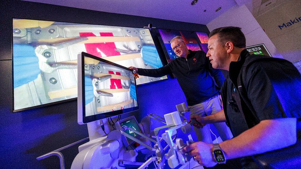 Astronauts celebrate success of 1st surgery robot on ISS — 'It's a real ...