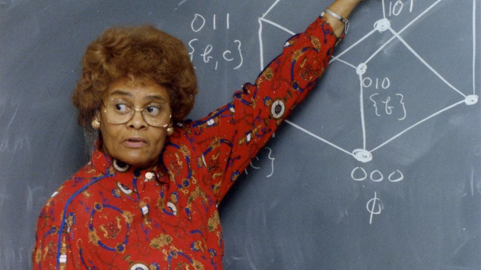 Pioneering NASA 'Hidden Figure' Evelyn Boyd Granville dies at age 99 ...