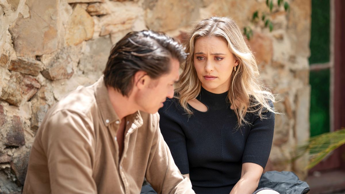 Neighbours spoilers: Will Holly and Max get together? | What to Watch