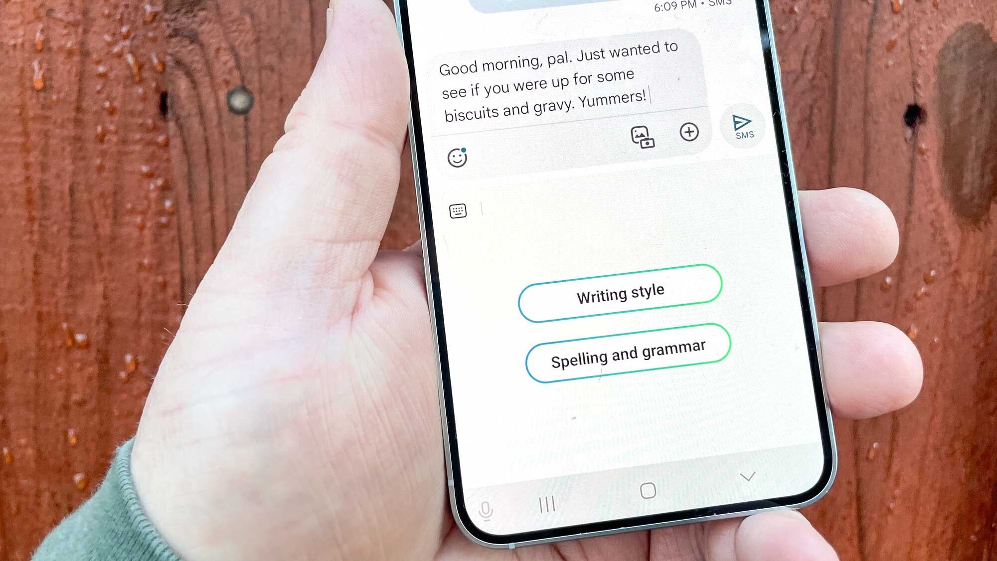 I tested Galaxy AI Chat Assist to see if people could spot my real text ...