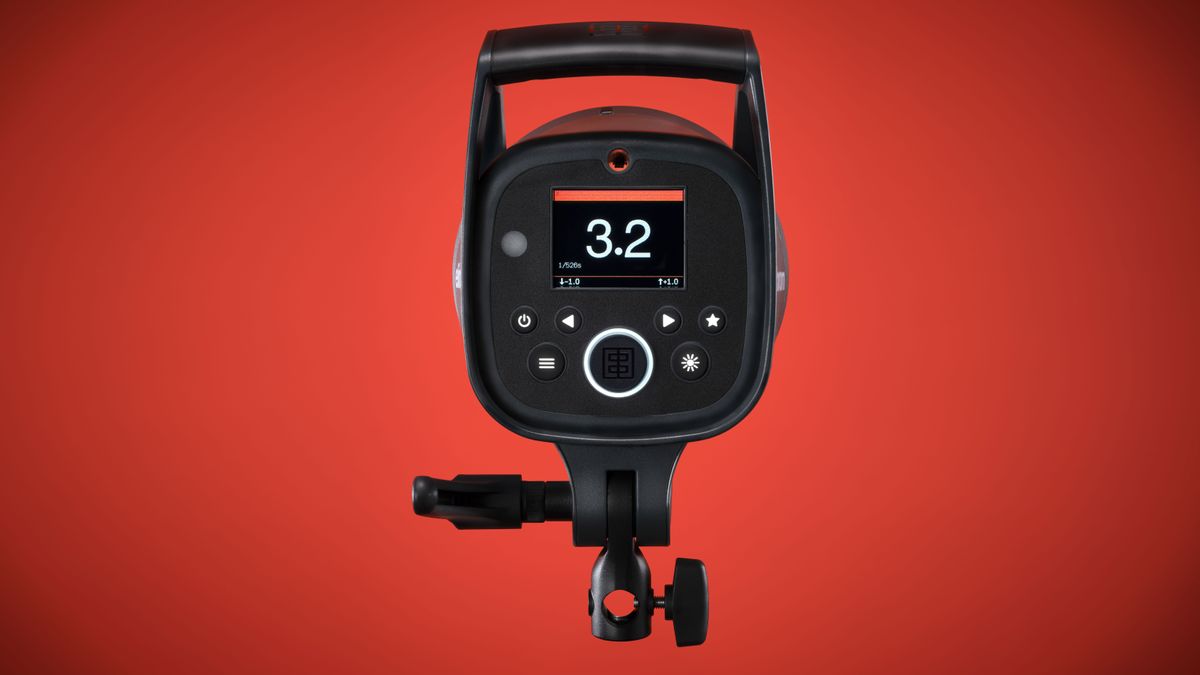 Elinchrom ELC TTL compact studio lights go large on performance & build ...