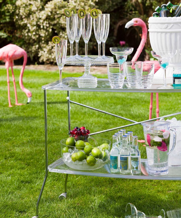 Drink station ideas for outdoor parties: 11 chic setups | Gardeningetc