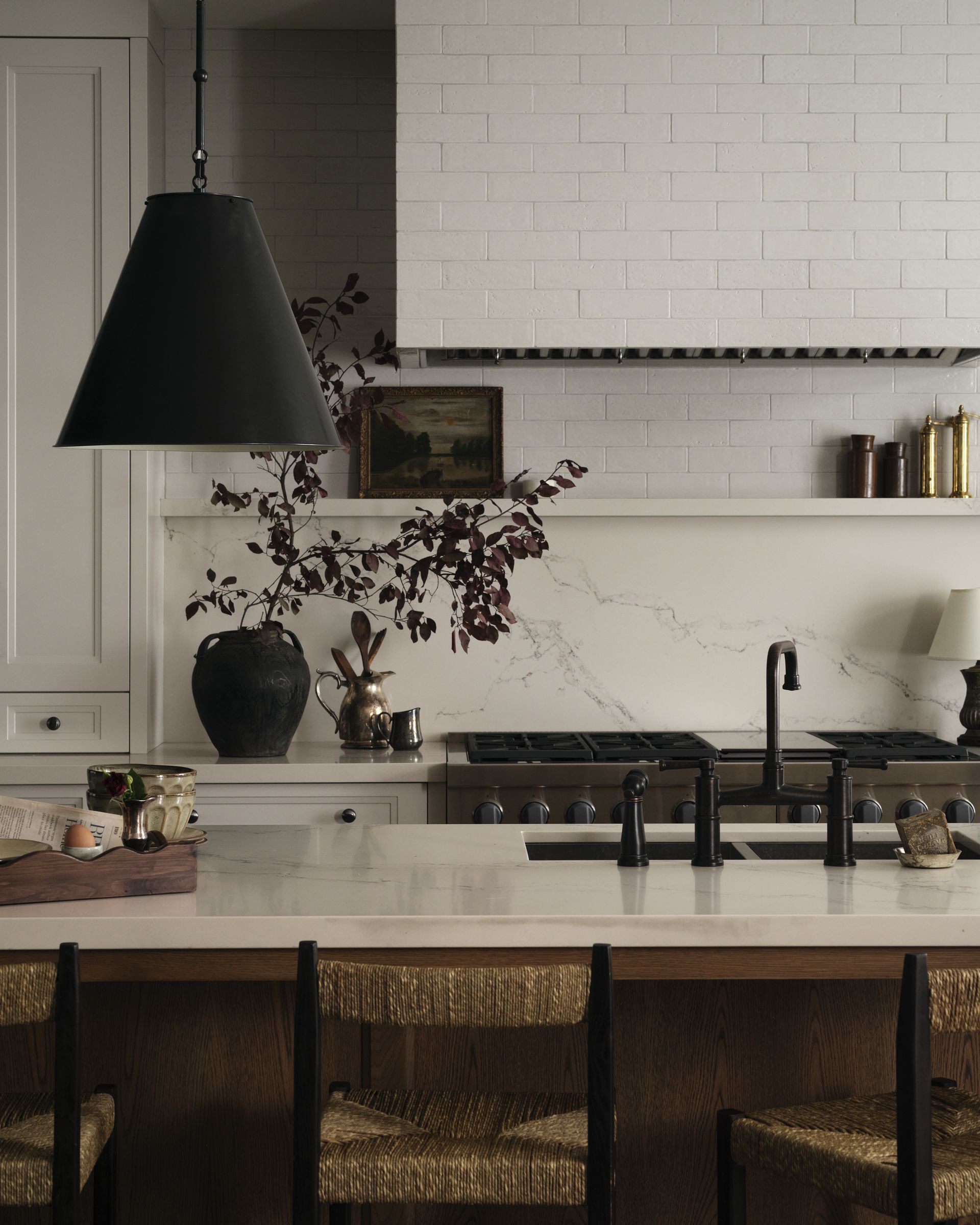 Tiled Range Hoods Are the Trend for Expensive-Looking Kitchens | Livingetc