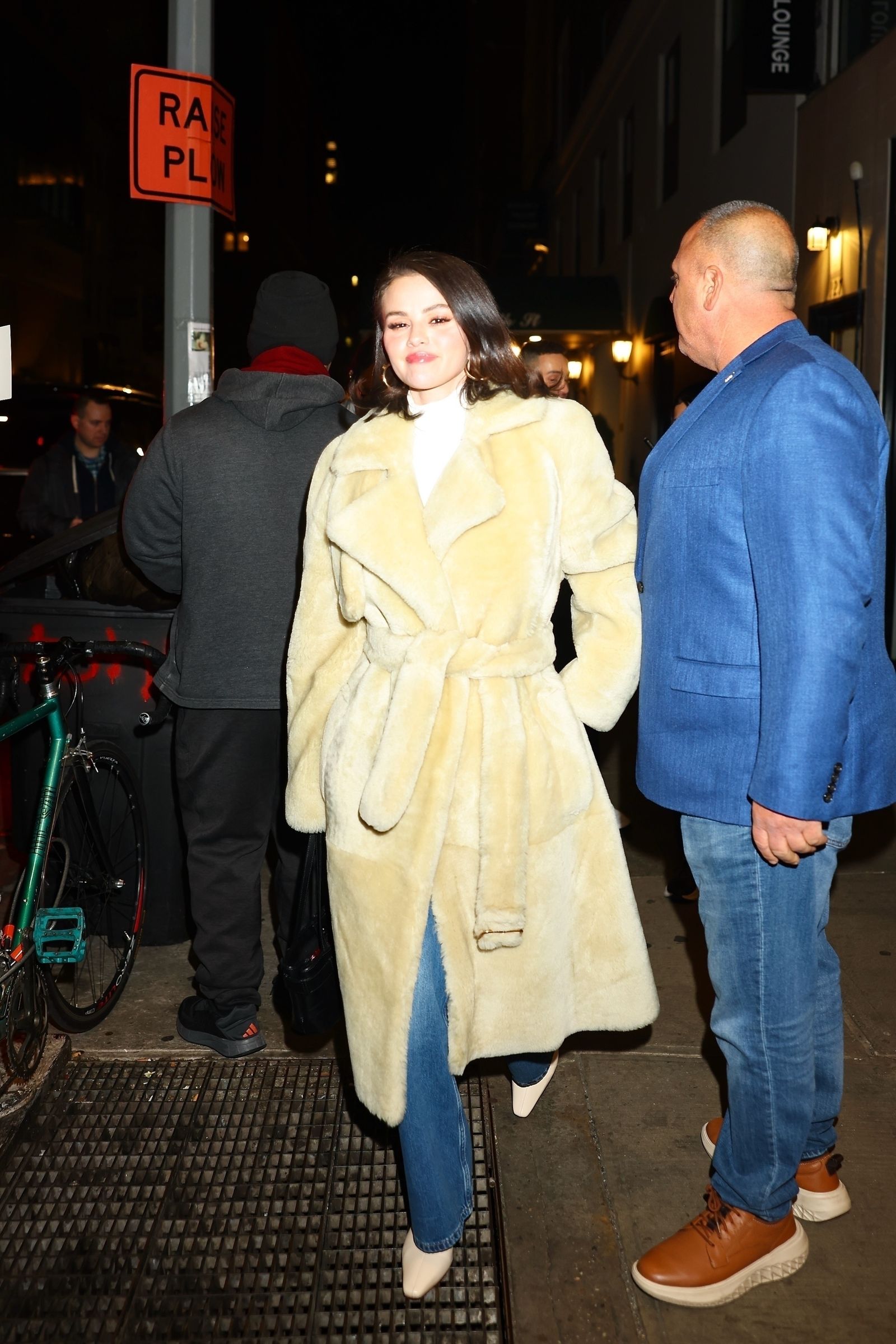 Selena Gomez Her All-Black Billionaire Dress Code for Two Spring 2025 ...