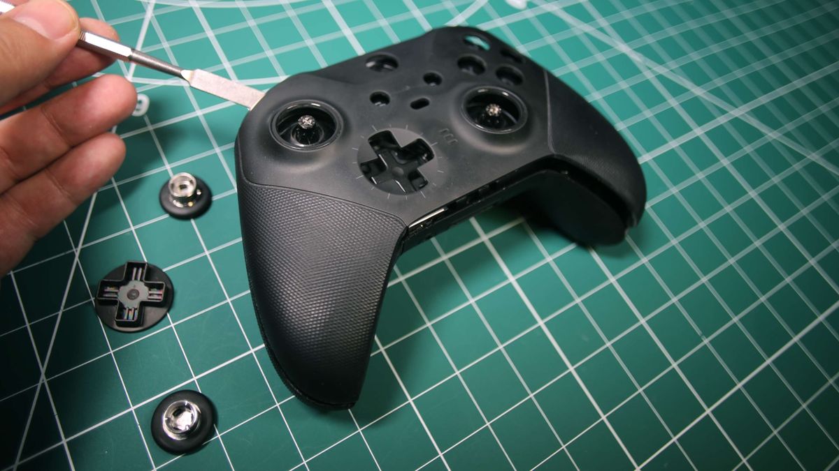How to fix the Xbox Elite Series 2 bumper buttons | PC Gamer