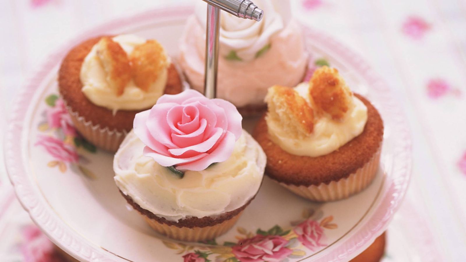 Lemon fairy cakes | Baking Recipes | GoodtoKnow