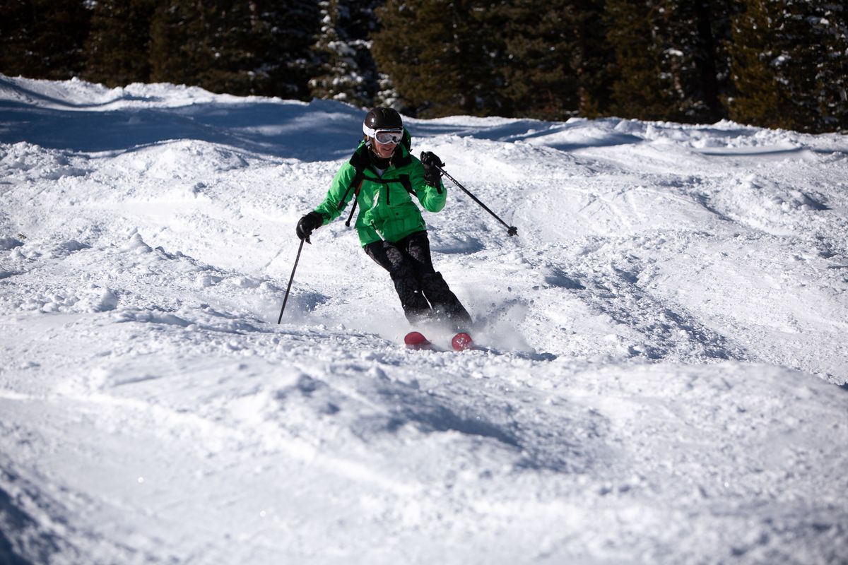 How to ski bumps: 7 pro tips to tackle this tricky terrain | Advnture