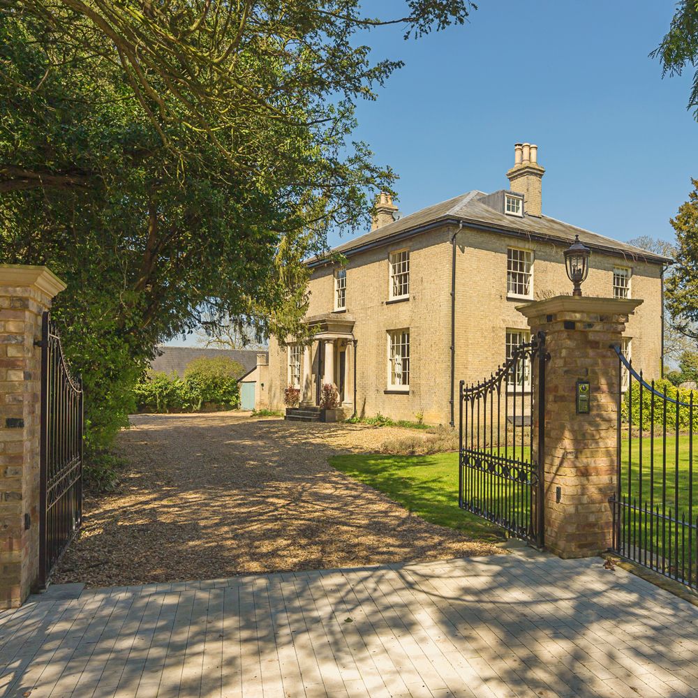 Enjoy a wander around beautiful Bottisham House | Ideal Home