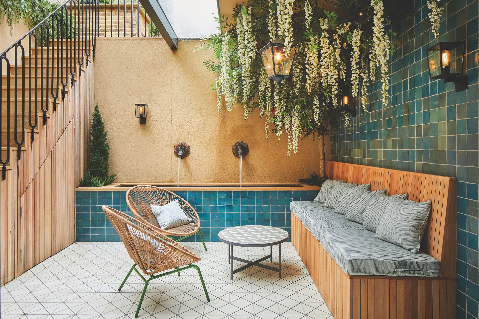 16 Courtyard Gardens Ideas to Maximize Your Small Space | Livingetc