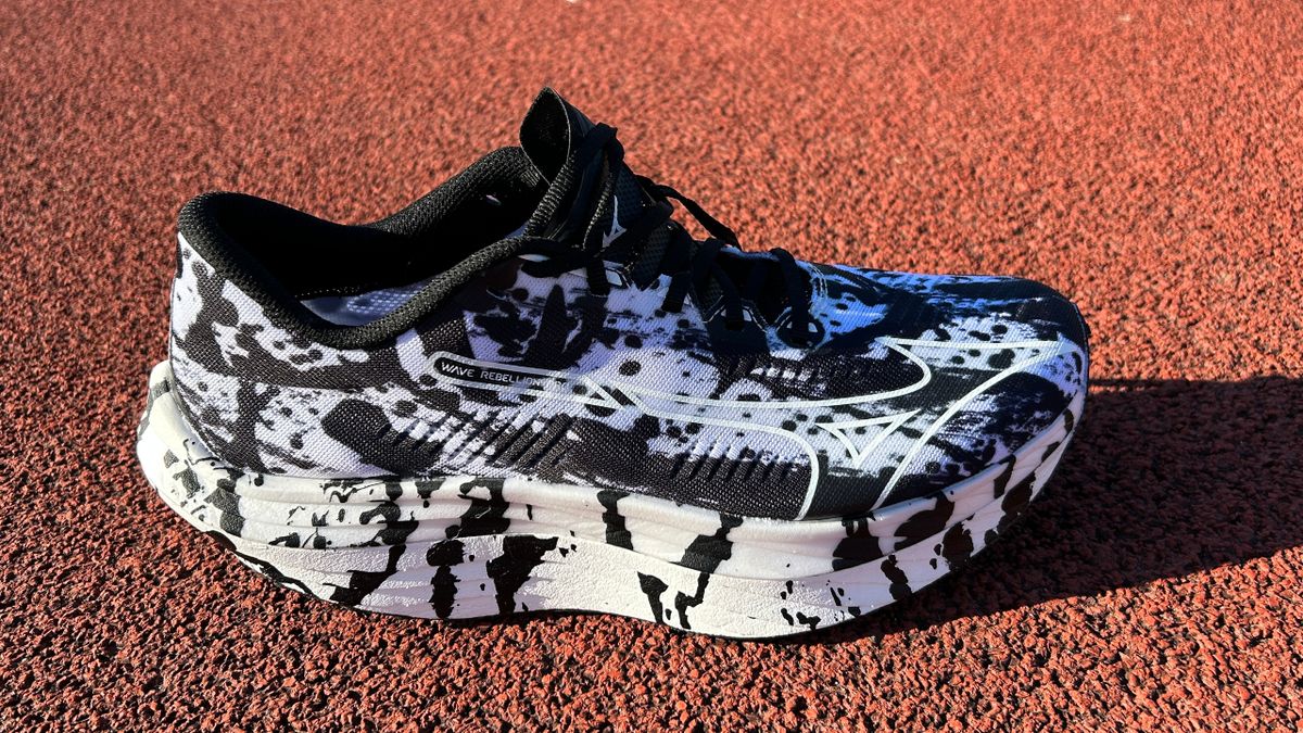 Mizuno Wave Rebellion Pro Review: The Most Exciting Carbon Plate ...