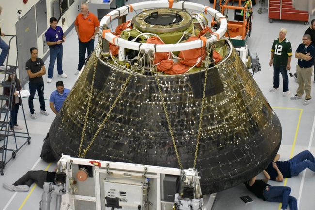 NASA opens hatch of Artemis 1 Orion spacecraft (photo) | Space