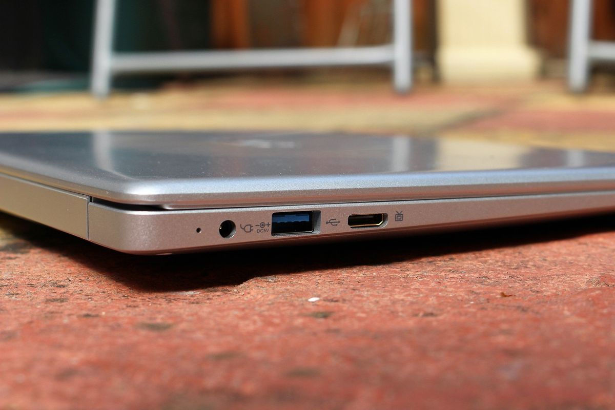 Fusion5 Lapbook is a budget full-size Windows laptop with an ...