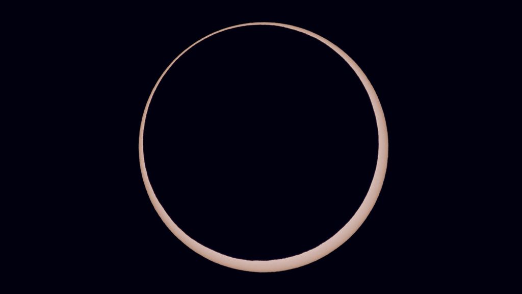 Annular solar eclipse turns the sun into a dramatic 'ring of fire ...