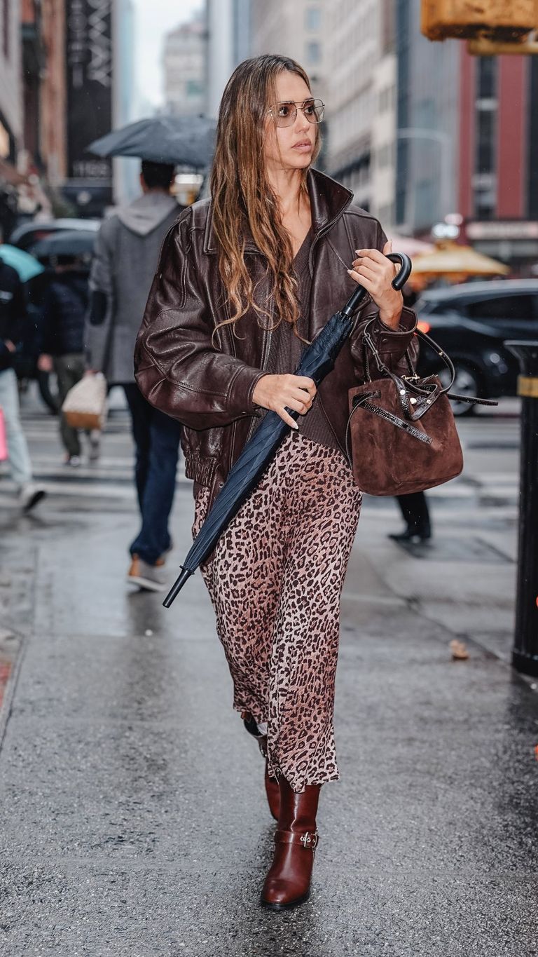 Jessica Alba just wore the chicest alternative to jeans | Woman & Home