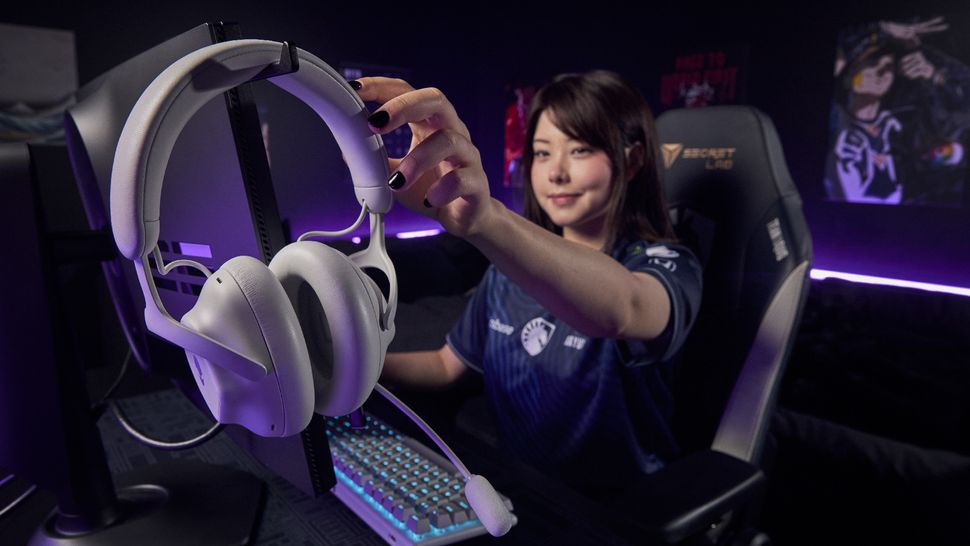 Alienware takes on SteelSeries with new Pro Wireless Headset that uses ...