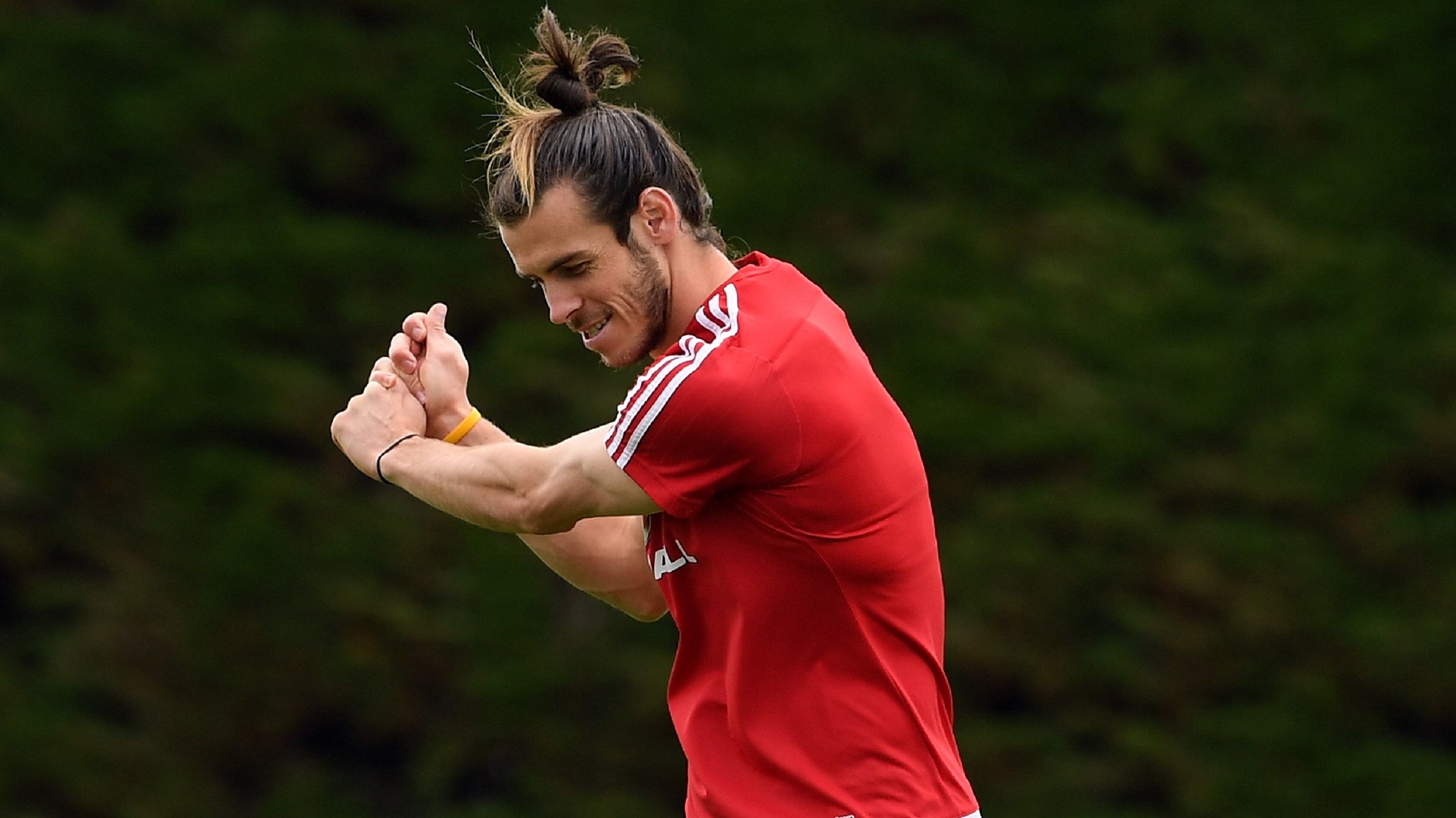 Gareth Bale Lays Off The Golf Simulator Ahead Of Wales Vs Iran World ...