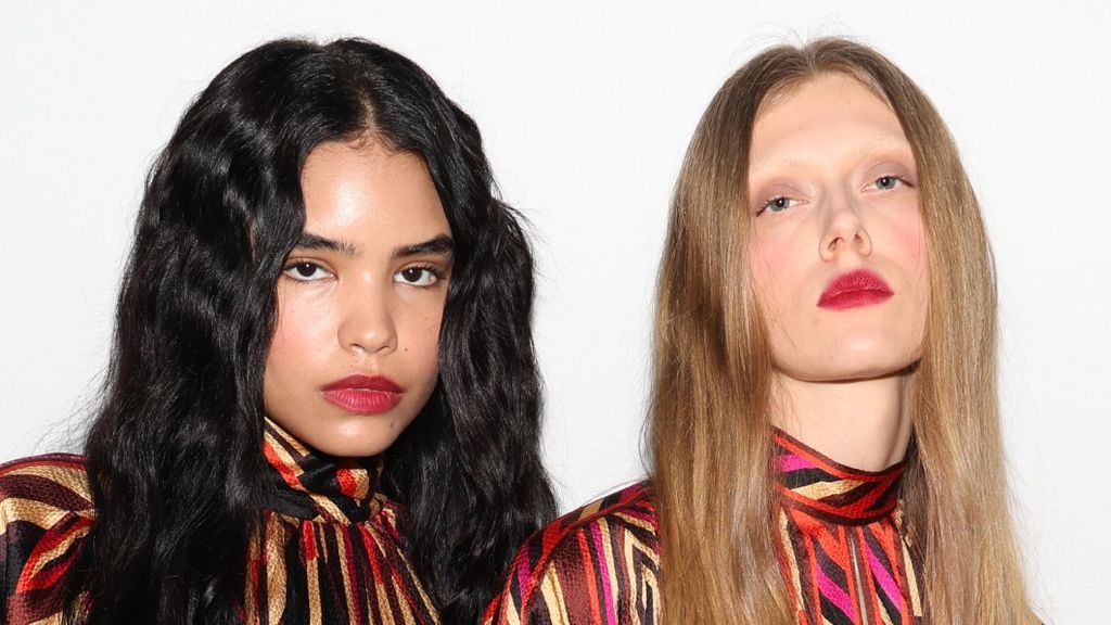 The 10 Best Makeup Setting Sprays, According to Makeup Artists | Marie ...