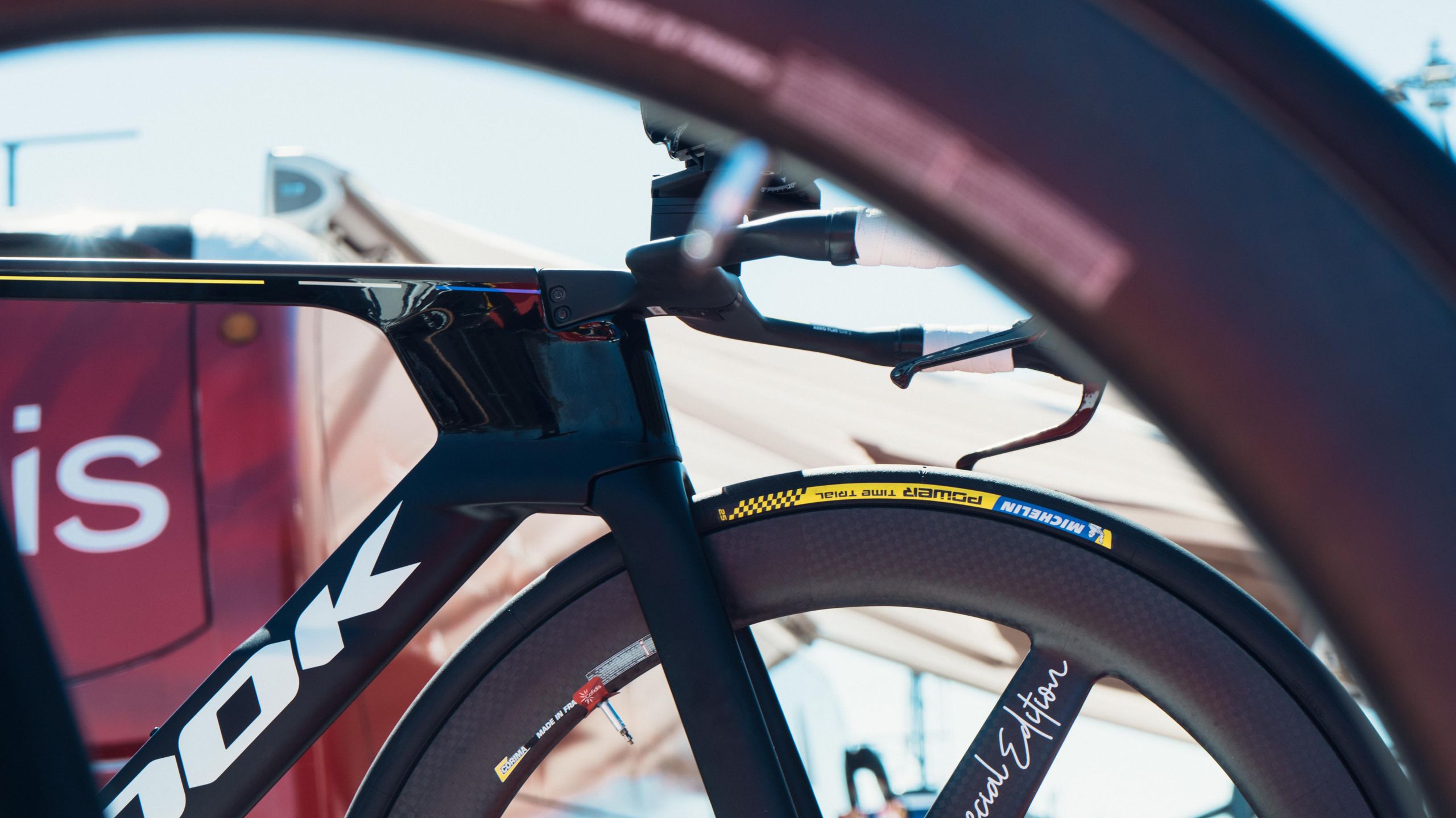 Vuelta a España time trial tech gallery - Aero bar technology leaps to ...