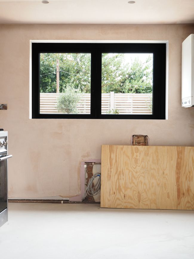 Painting new plaster: How to apply a mist coat | Homebuilding