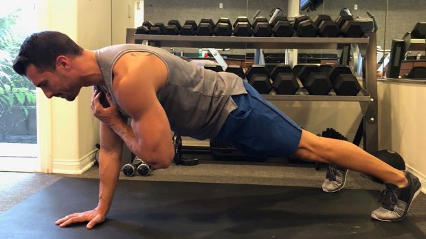 The Best Stomach Exercises For All Levels Of Gym-Goer | Coach