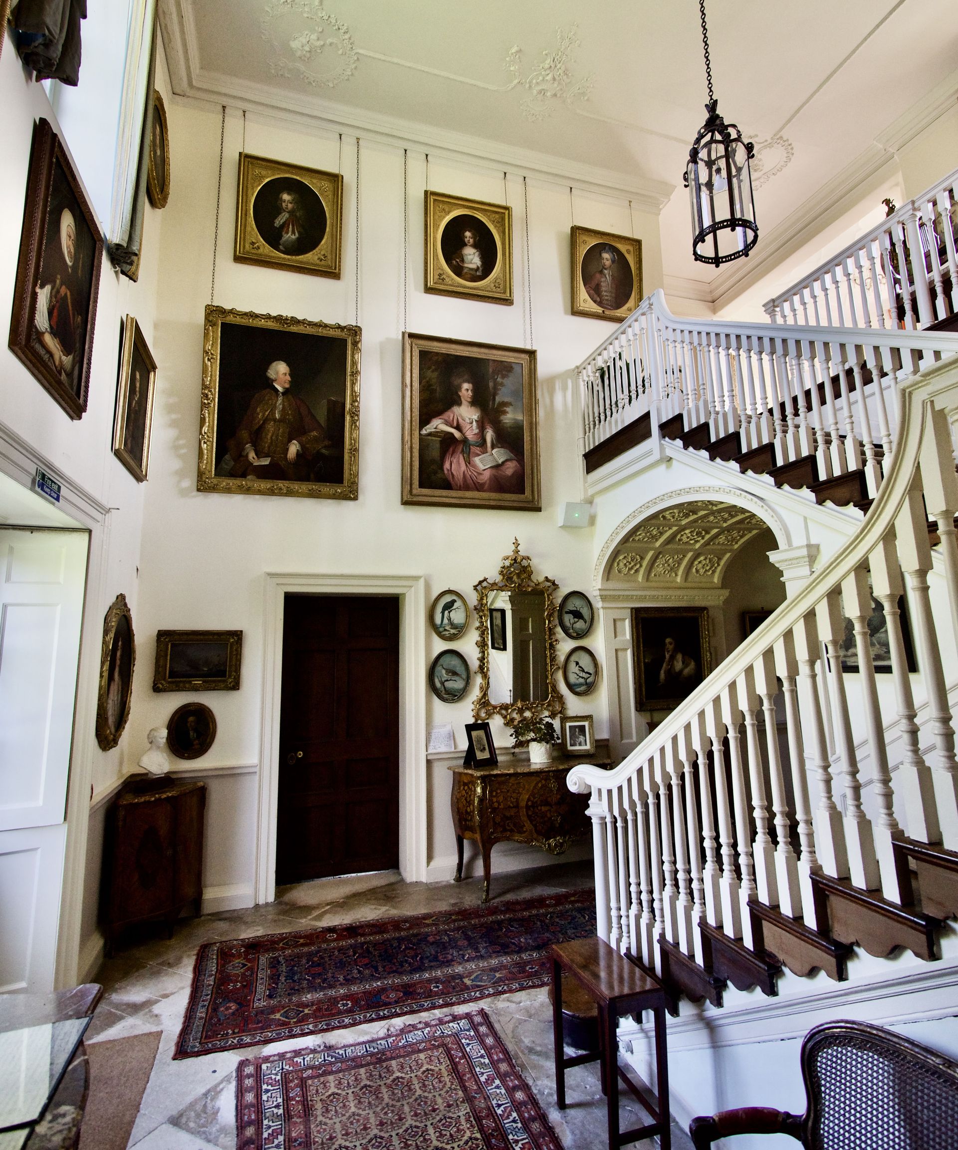 Inside Mapperton: The American Viscountess Julie Montagu's stately home ...