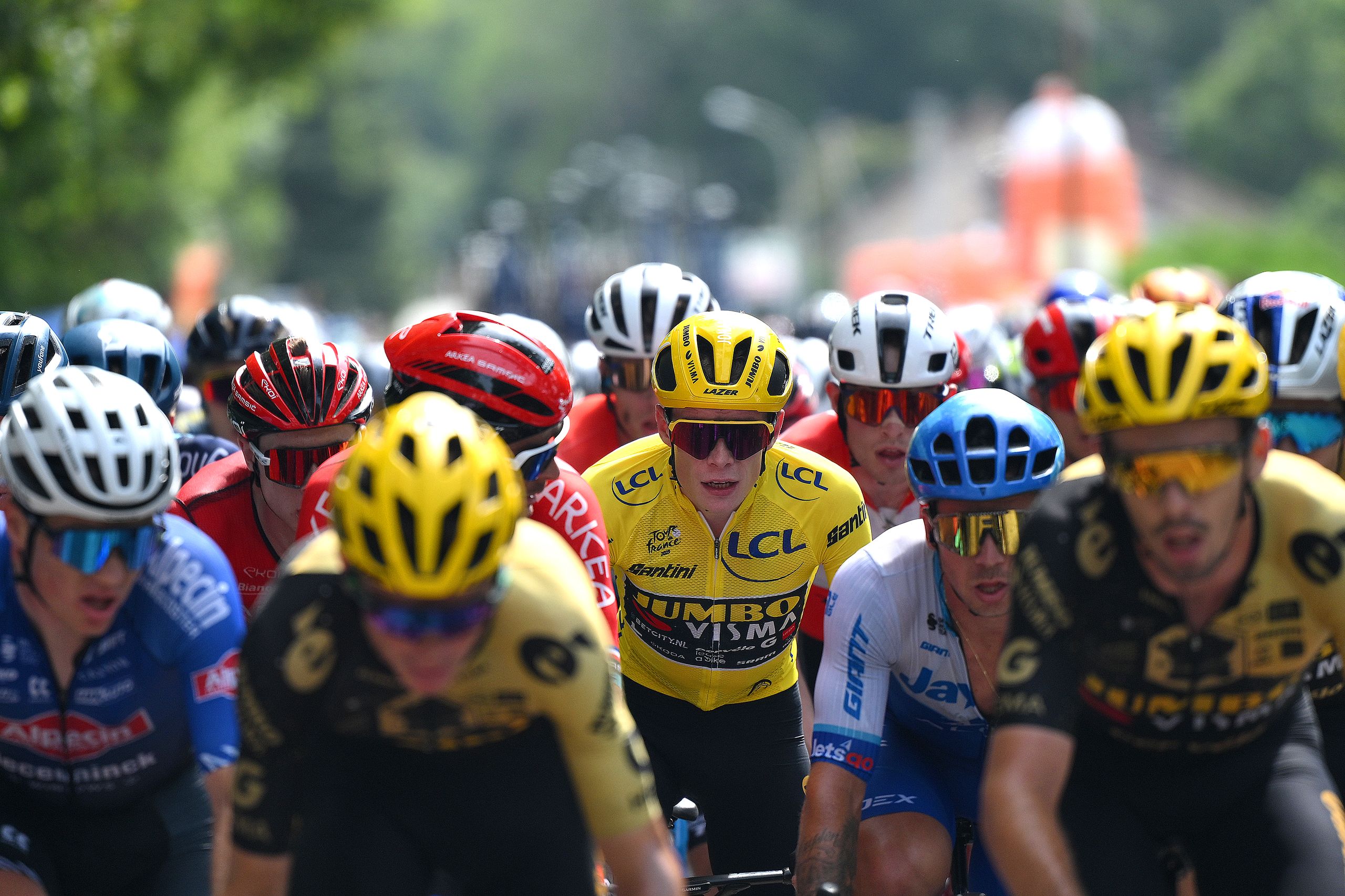I watched all 320 minutes of Netflix's Tour de France: Unchained season ...