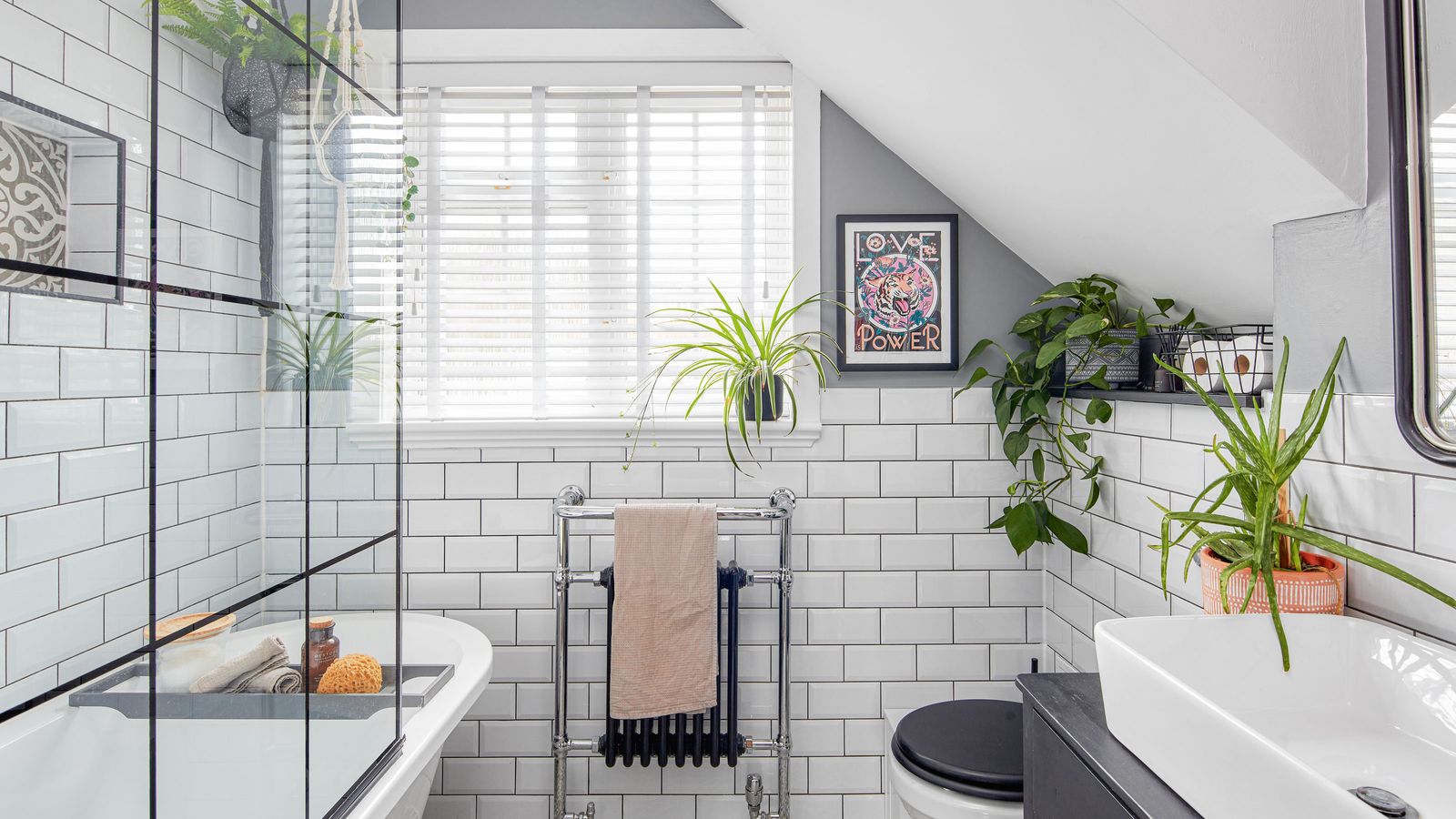 Do vertical or horizontal tiles make a small bathroom look bigger ...