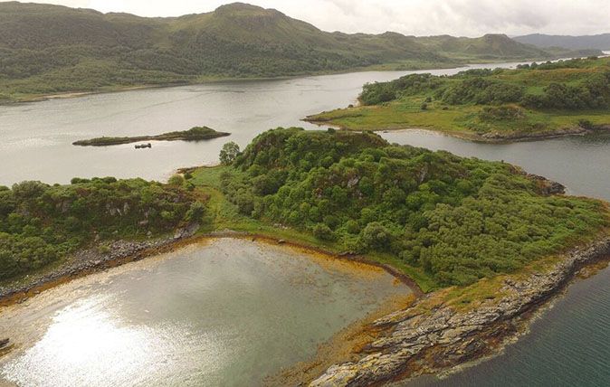 A completely self-sustaining house in one of the most remote, idyllic ...