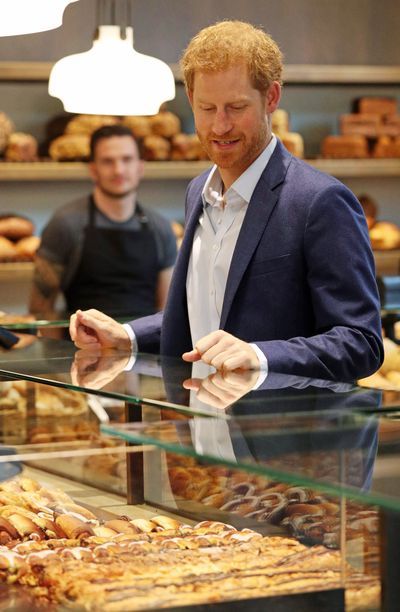 Prince Harry Royal Wedding Diet - Prince Harry Adopts Meghan Markle's ...