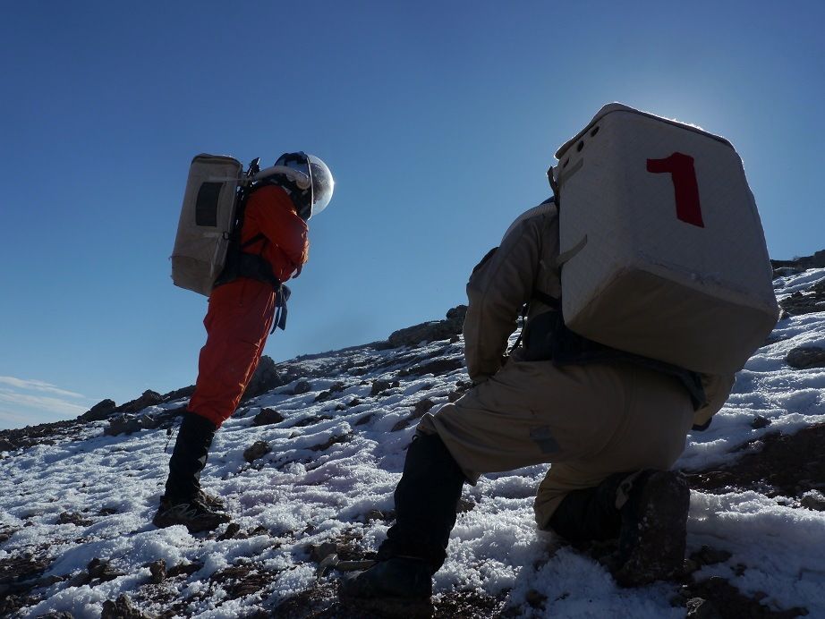 Mock Mars Mission Photos: Life on a Simulated Red Planet | Space