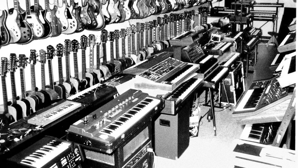 "Musicians like to test their gear in the shops – online retail will ...