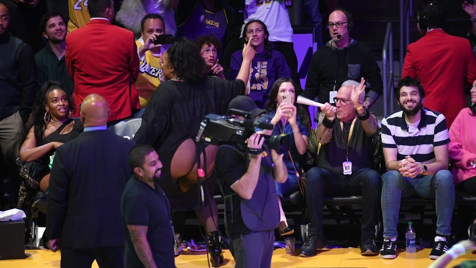 Lizzo Went To A Lakers Game In A Thong Baring Cut Out Dress Marie Claire