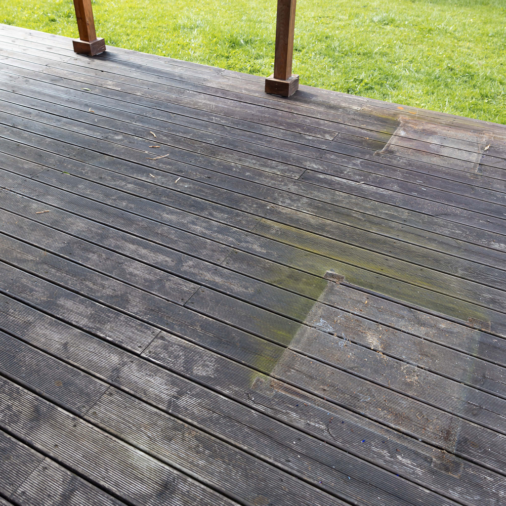 How to remove algae from decking — expert-approved ways | Ideal Home