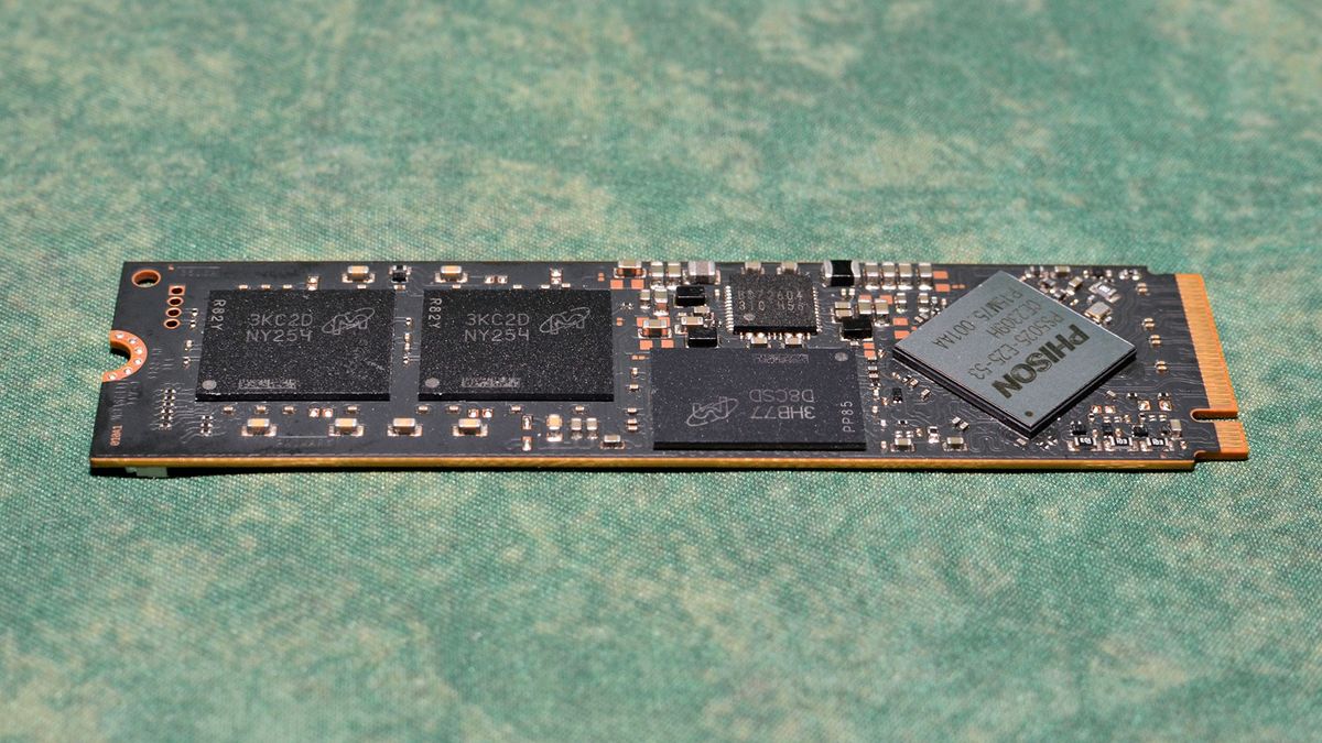 Micron 3500 SSD 1TB review: A high-performance NVMe client SSD | Tom's ...