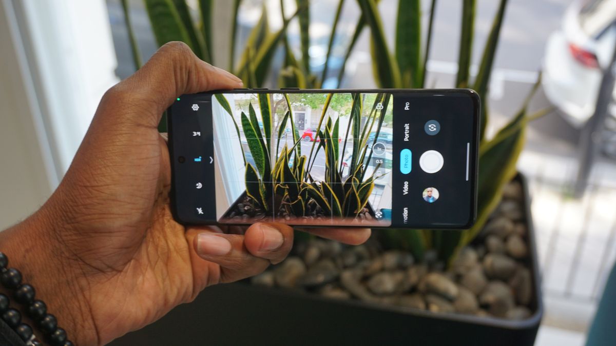 Motorola Edge 40 review: Clean Android and long-lasting battery make ...