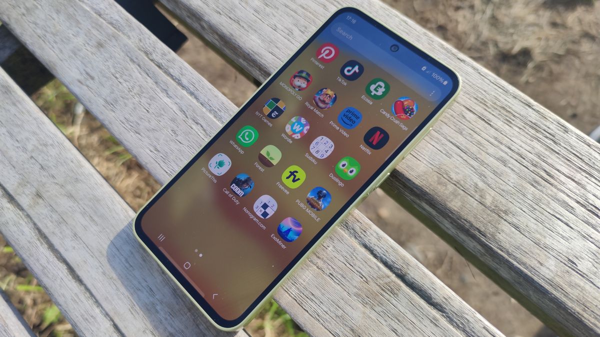 Samsung Galaxy A35 review: a Samsung Galaxy S24 for the rest of us ...