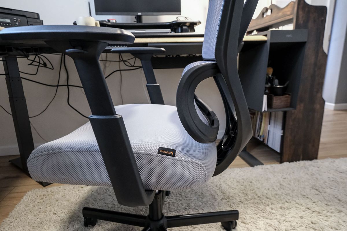 ProtoArc EC100 Ergonomic Mesh Office Chair review | Tom's Guide
