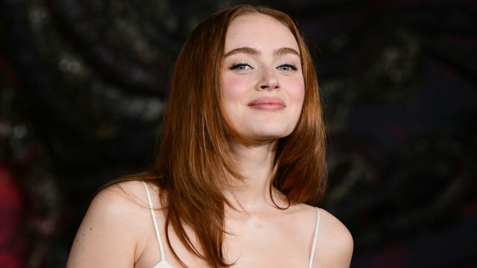 Sadie Sink Is Giving Her Mermaid Waves an Old Hollywood Twist | Marie ...