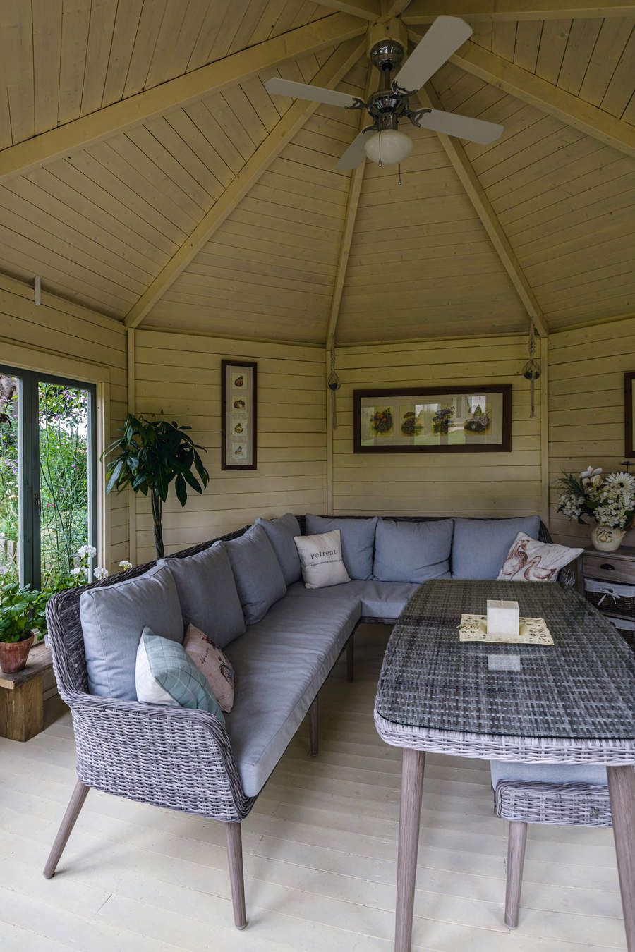 How to fix a wobbly ceiling fan: A step-by-step guide | Homes and Gardens