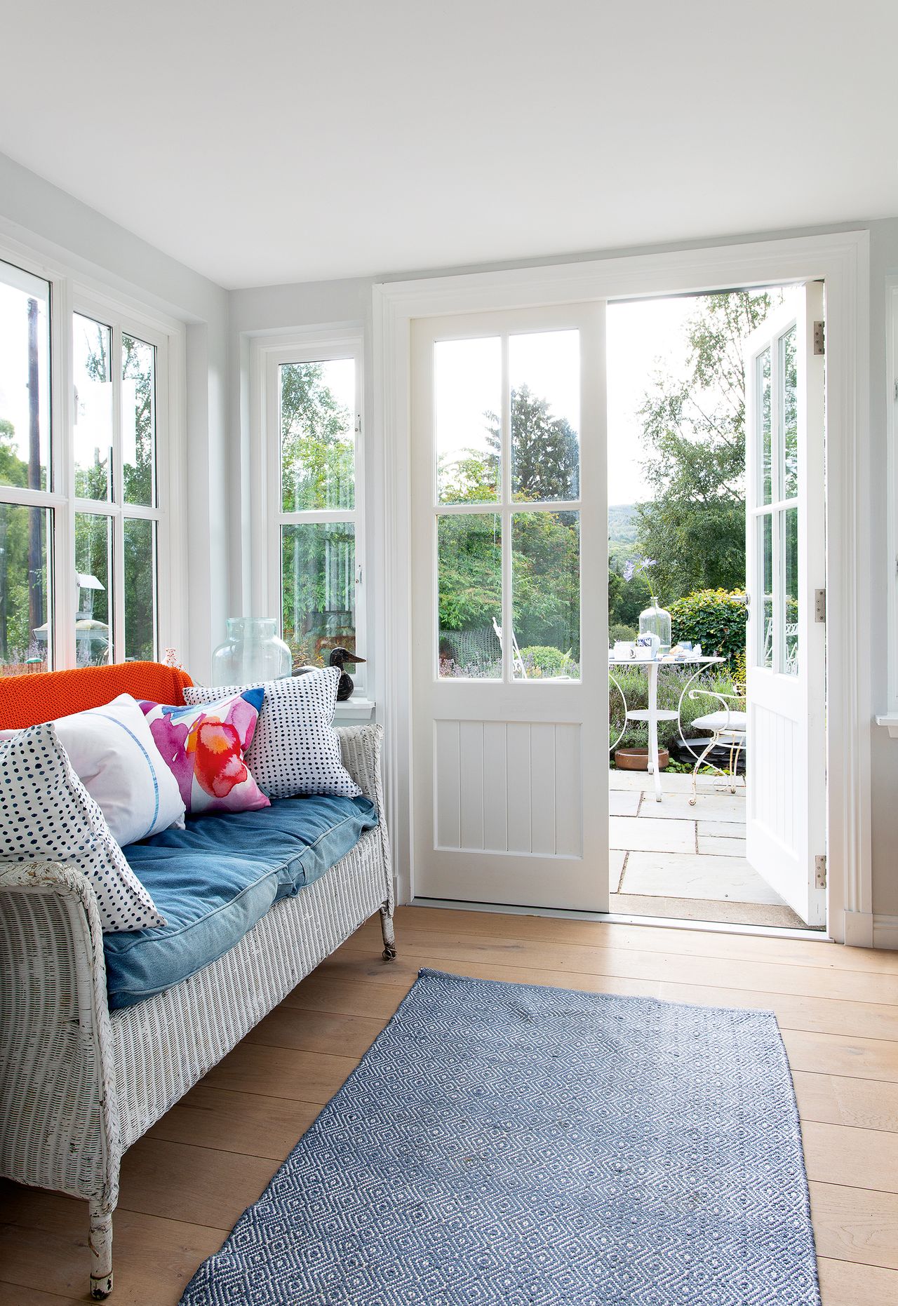 Cottage porch ideas: 12 ways to a cozy, welcoming entrance | Homes and ...