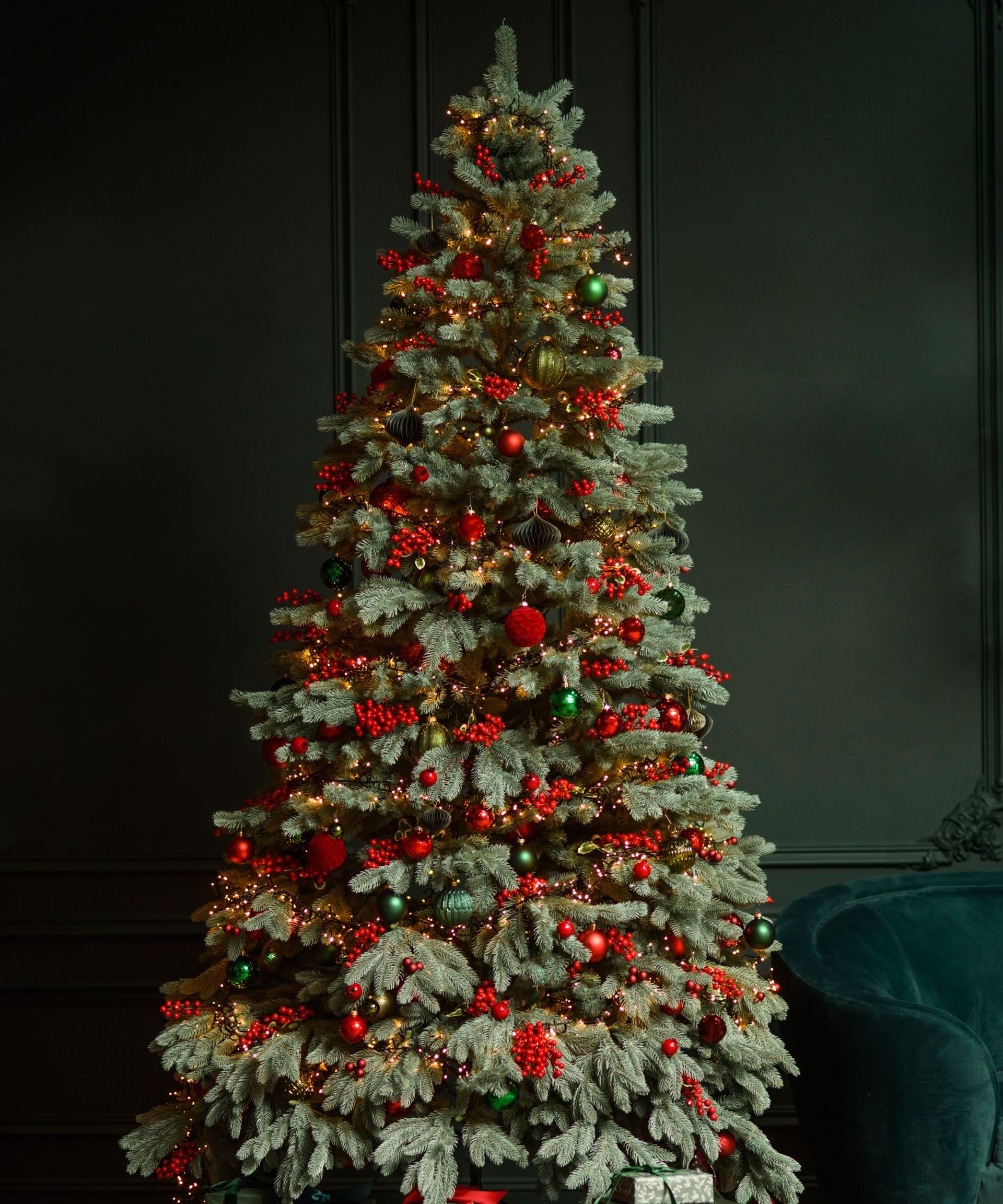 This simple trick made my Christmas tree look so luxurious | Homes and ...