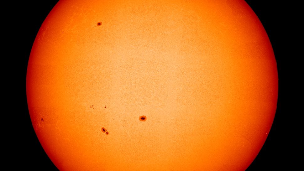 Solar Orbiter spacecraft captures sharpest views yet of sun's surface ...