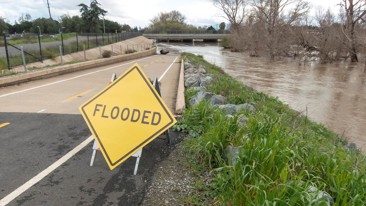 How to stay safe from floods when camping | Advnture