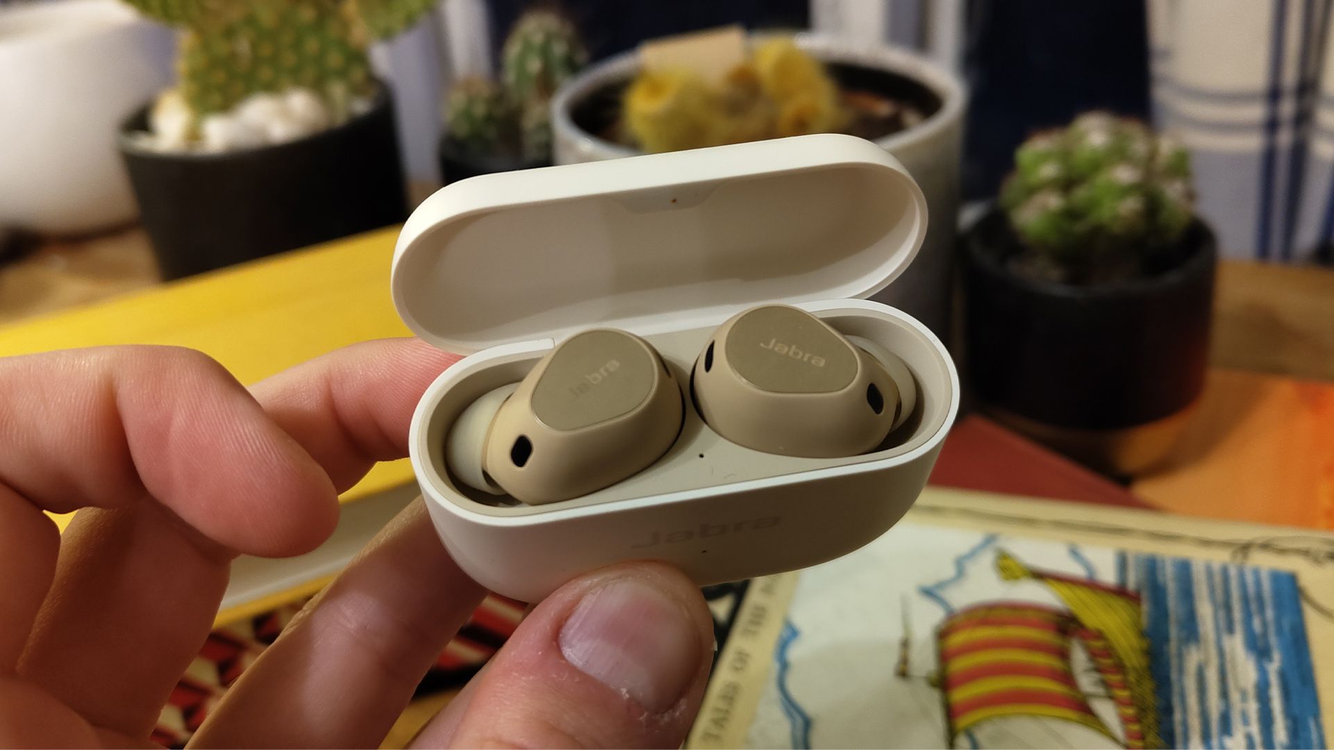 Jabra Elite 10 review: a cheaper, feature-packed alternative to the ...