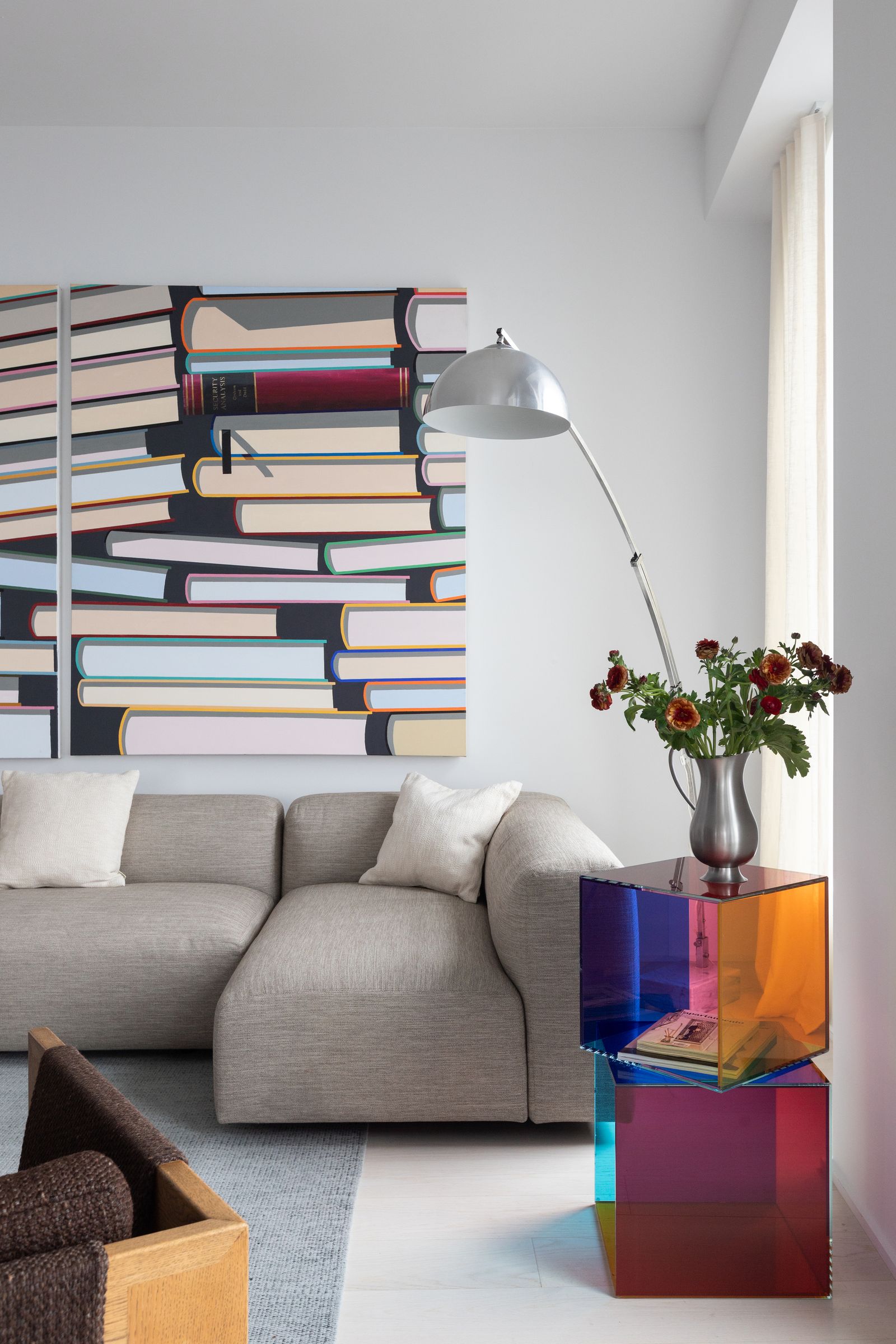 How to Paint Over Dark Walls – 6 Crucial Steps | Livingetc